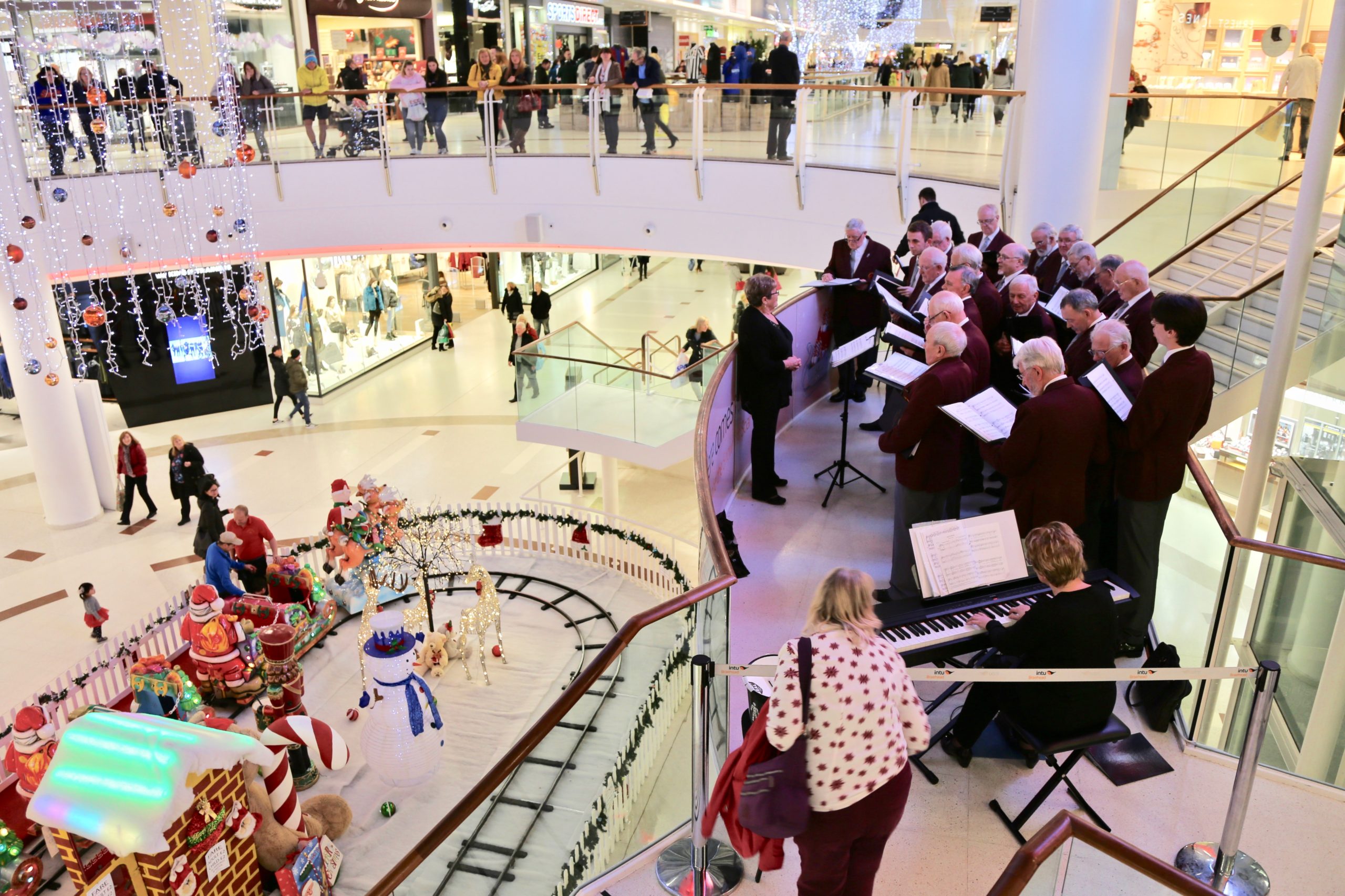 Intu Braehead - 2018 - Clydebank Male Voice Choir D.O.